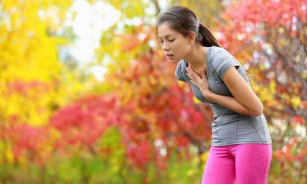 Follow these 8 home remedies for vomiting